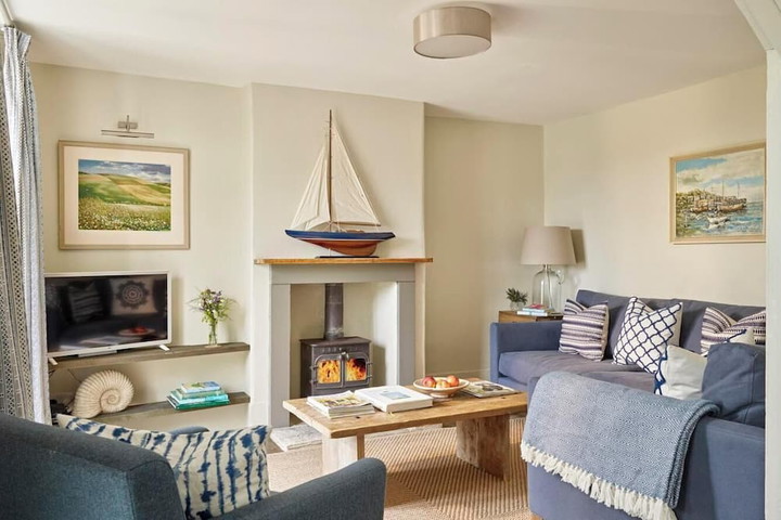 No.7 Coastguards Cottage, Charming Coastal Retreat In Dorset - West Lulworth