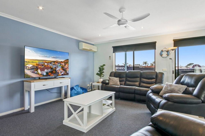 Lakes In Town | Central Getaway - Lakes Entrance