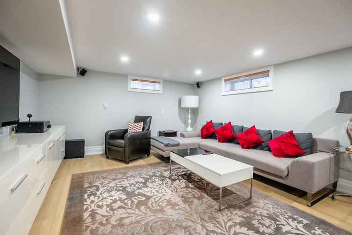 Luxury Lakeview Walkout Basement Apartment - Mississauga