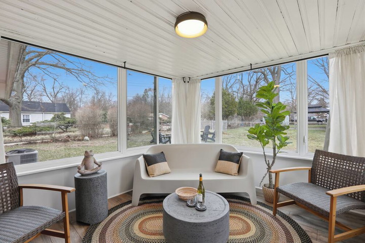 New! Designer Home - Game Room, King Beds, Glass Sunroom, Bbq - 法明頓山