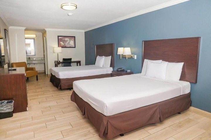 Affordable Unit Near Quinta Mazatlan - Pet Friendly With Free Parking - Pharr, TX