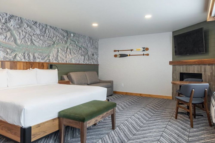 Banff | Spacious King Suite | Fireplace + Balcony - バンフ