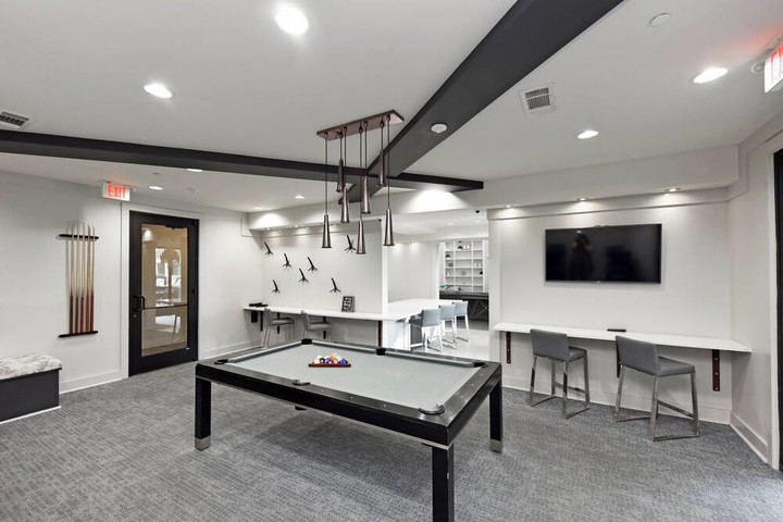5 Minutes To Downtown + Pool + Fitness Gym + Free Parking - Nashville, TN