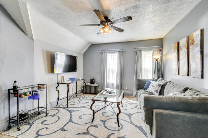 < 2 Mi To Hospitals & University: South Wedge Apt! - Rochester, NY