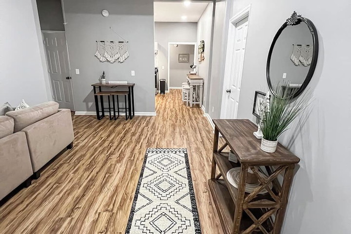 Your Home Away From Home. 4 Blocks From Downtown, 2 Miles From Mtsu - Smyrna, TN