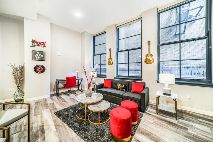 Rock & Roll Flat W/ Indoor Pool+sauna+gymdowntown - Cleveland, OH