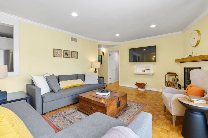Optional Heated Pool, Remodeled House! Just 2 Blocks To Disneyland - Anaheim