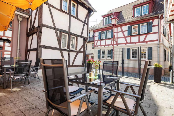 Simple And Comfortable Twin Room Near Attractions - Bensheim