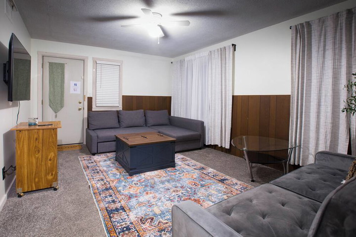 Cozy Family Ranch Near Dtw, Detroit & Ann Arbor - Livonia