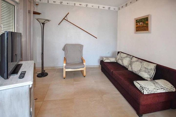 2 Bedroom Stunning Home In Sorgues - Sorgues