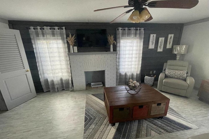 Beachy Cottage Minutes From Manasota Key Relax & Unwind - Manasota Key, FL