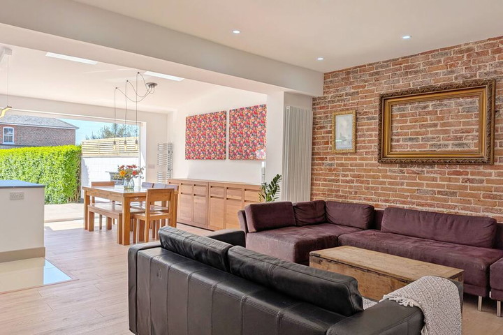 The Stop - Emsworth - A Cottage That Sleeps 8 Guests In 4 Bedrooms - West Wittering