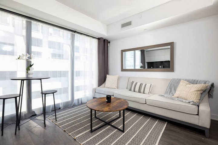 Luxury Condo Yorkville Pool Gym - Mississauga