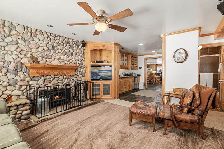 Bear Mountain Resort 5bd 3 Bath Sleeps 2600 Sq - Big Bear Lake, CA