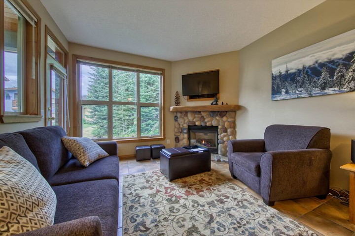 Ground Floor 2 Bedroom Condo With Easy Access To Ski Runs - Sun Peaks Resort, BC