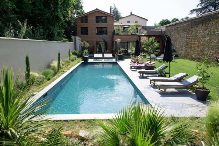 6-person Air-conditioned Gîte: Terrace, Garden, Heated Swimming Pool 10 Km From Lyon - Neuville-sur-Saône