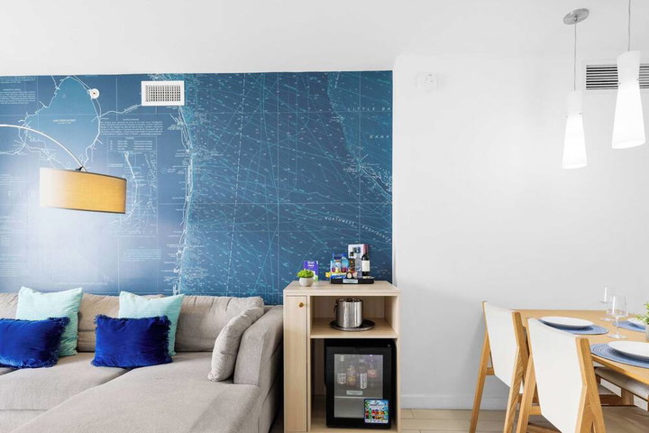 Large Luxurious 2-br | Near Ocean & Beach Access - Hallandale Beach, FL