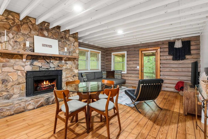 Secluded Cabin ~ 30 Minutes To Downtown Nashville Or Downtown Franklin ~ Fire Pit ~ Family Fun! - Fairview, TN