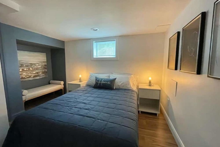Upscale, Full Kitchen, 2-bedroom Apt - Fairfax