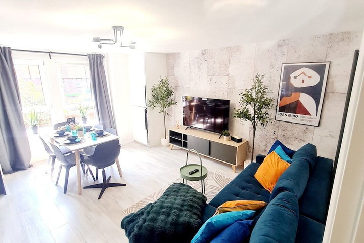 Modern Apartment - Free Parking - Glasgow