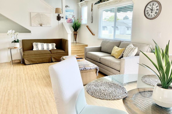 Family Beach Home Walk To Beach Downtown 2-car Garage - Pismo Beach, CA