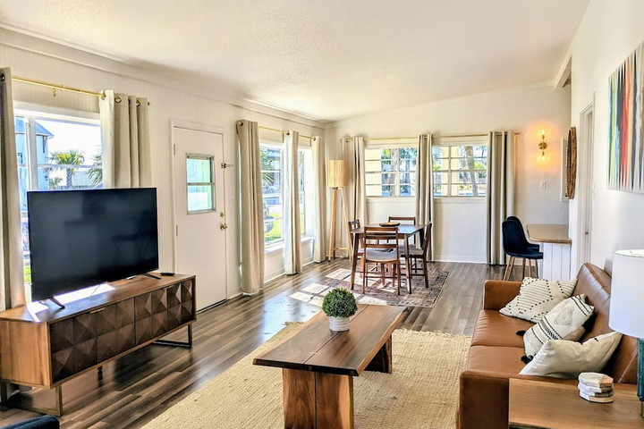 Steps From The Beach - Pet Friendly - Surfers Beach Cottage! - Rosemary Beach, FL
