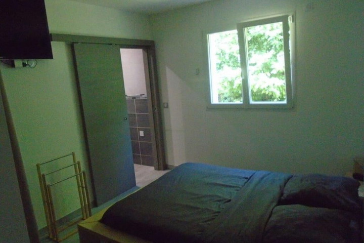 Maison Spacieuse 4 Chambres Proche Du Vélo Route Et Site Escalade Et Commerces - Doubs
