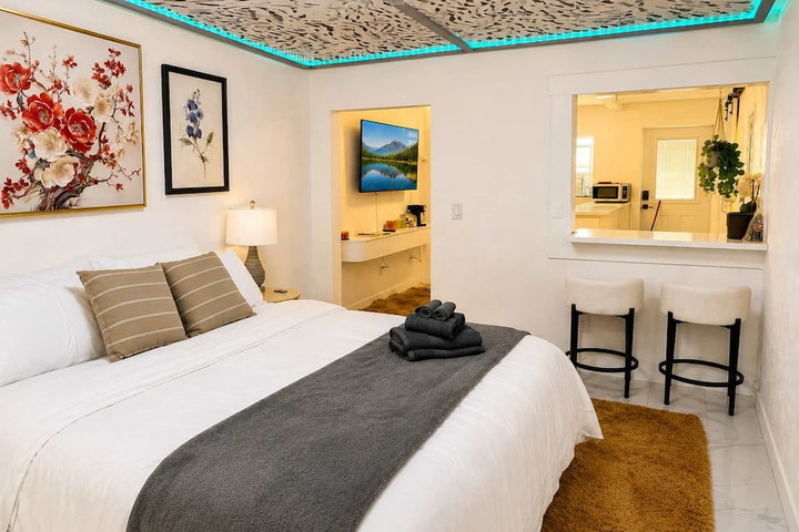 The Cozy Koi Walk To The Cda Resort With Private  Porch - Coeur d'Alene, ID