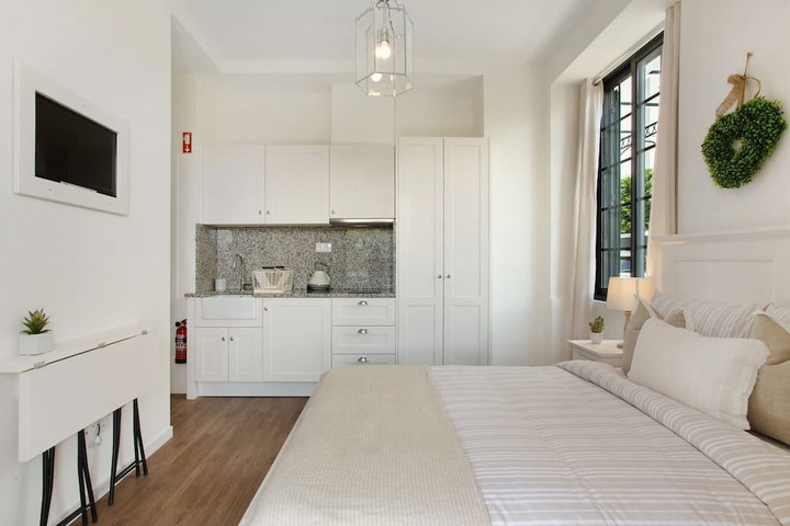 Studio Apartment '2' With Mountain View, Shared Pool And Wi-fi - Funchal