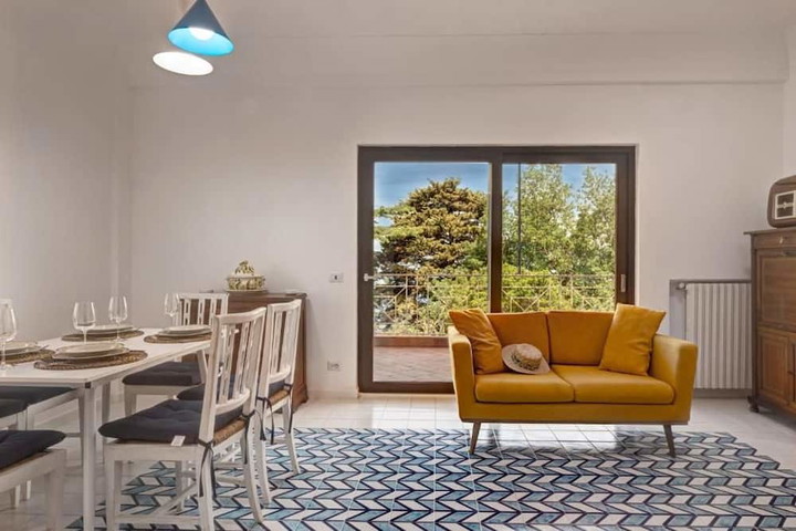 A Villa Surrounded By Greenery With A Pool, Relaxation, And Personalized Extra Services Available Upon Request. - Capri (island)