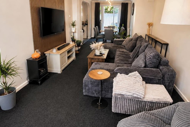 House Sleeps 4- Free Parking, Garden, Pet Friendly - Bournemouth
