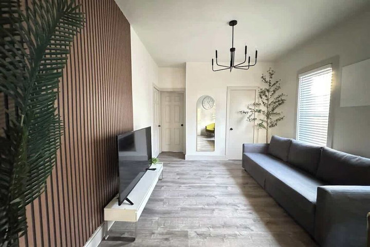 3 Bdrm Apt Next To Airport/2 - Chelsea, MA