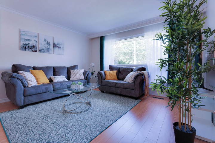 Stylish Home Near Luxury Spa & Go Station - Oshawa