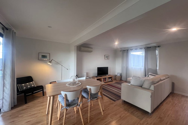 Cosy Little Cottage In Brightwaters Nsw Close To The Shores Of Lake Macquarie. - Newcastle, Australia