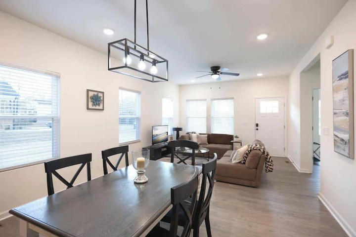 5 Min To Elon | 7 Min To Downtown | Washer + Dryer - Burlington, NC