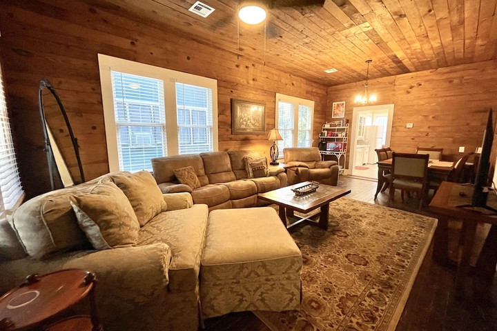 2 Waterfront Cottages: 1 Modern, 1 Rustic + 2.5 Acres - Louisiana