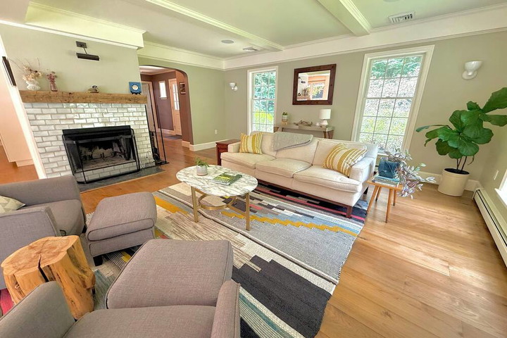 Beautiful House In The Woods: Huge Yard, Hot Tub - Great Barrington, MA