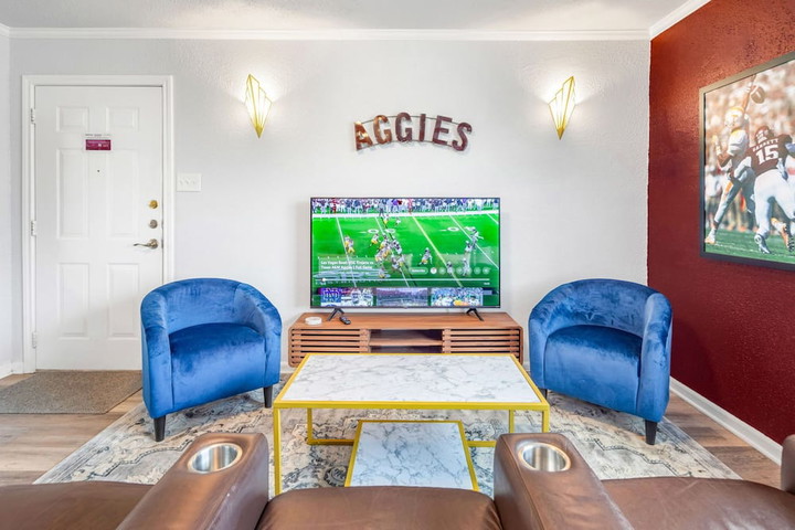 Legends: 1st Floor/2 Bdrm, Walk To A&m, King Beds - Bryan, TX