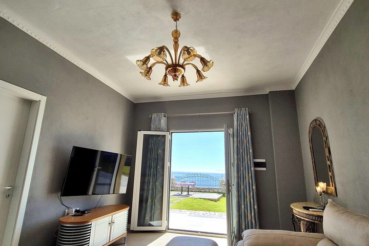 Experience Coastal Luxury  Spacious Villa With Sea Views - Qeparo