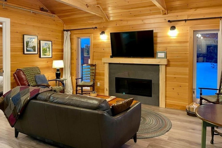 Talbot - Birchview - Two Bedroom Cottage, Sleeps 4 - Kawartha Lakes