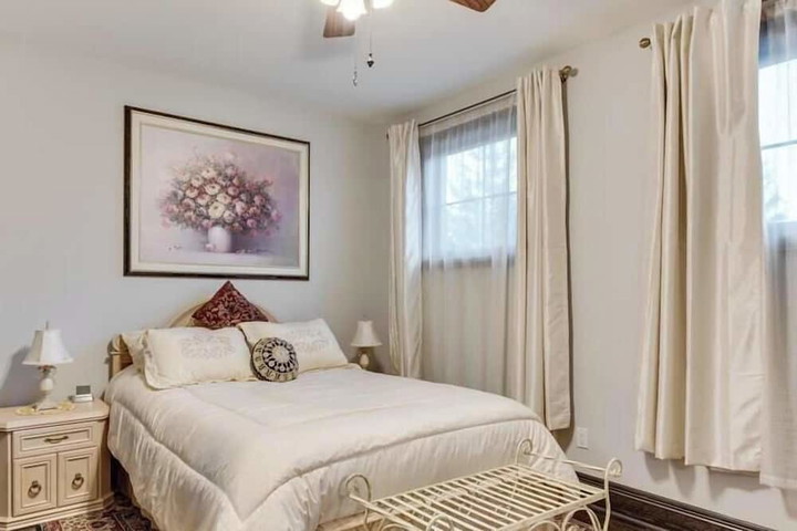 Niagara River Idyll Luxurious Queen Size Bedroom With Own Bathroom - Lake Erie, PA