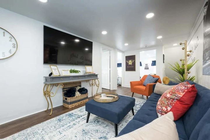 Industrial St. Loft On The Square - Denton, TX