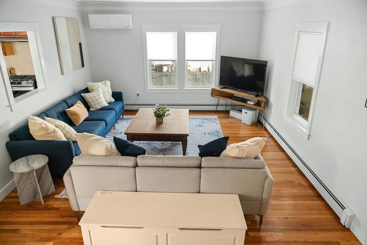Family-friendly Rose Cottage | Near Encore | 4 Beds 3 Baths - Medford, MA