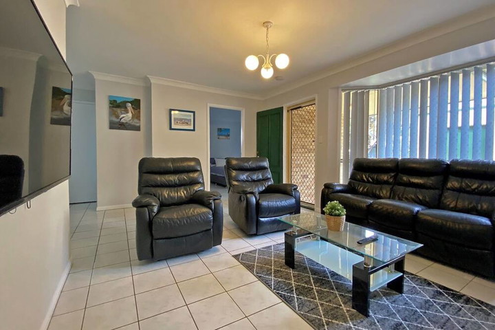 Beach House Backing Onto Bush - Moreton Island