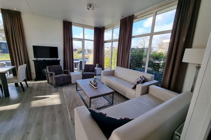 Chalet With 4 Bedrooms And Terrace - Sittard