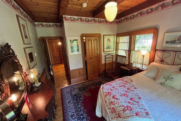 Queen's View B&b- Bill's East, Balcony Lake Views, Sauna, Pool, Bayfield, Wi - Bayfield, WI
