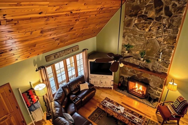 Newly Updated Luxury Cabin +Wifi - Mentone, AL