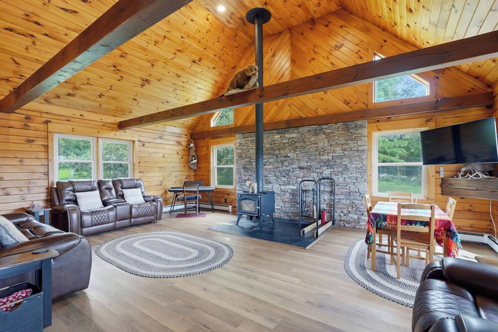 Secluded 3 Bedroom Cabin On 100 Acres - Finger Lakes, NY
