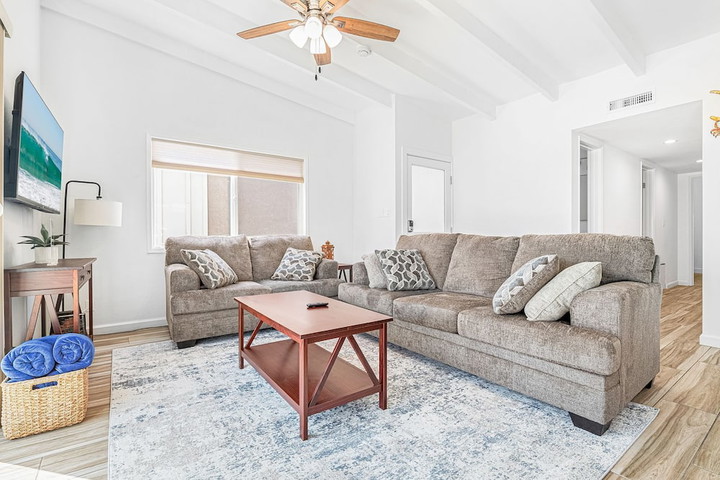 Spectacular Ocean Views At Affordable Prices | Super Central | Walk To Everything! - Newport Beach, CA
