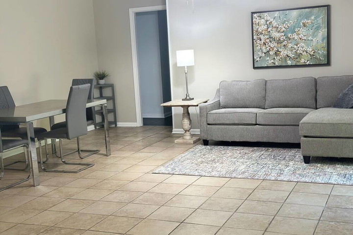 3br Midtown Stay! Located On Usm Campus!!  Perfect For Game Days And Getaways - Hattiesburg, MS